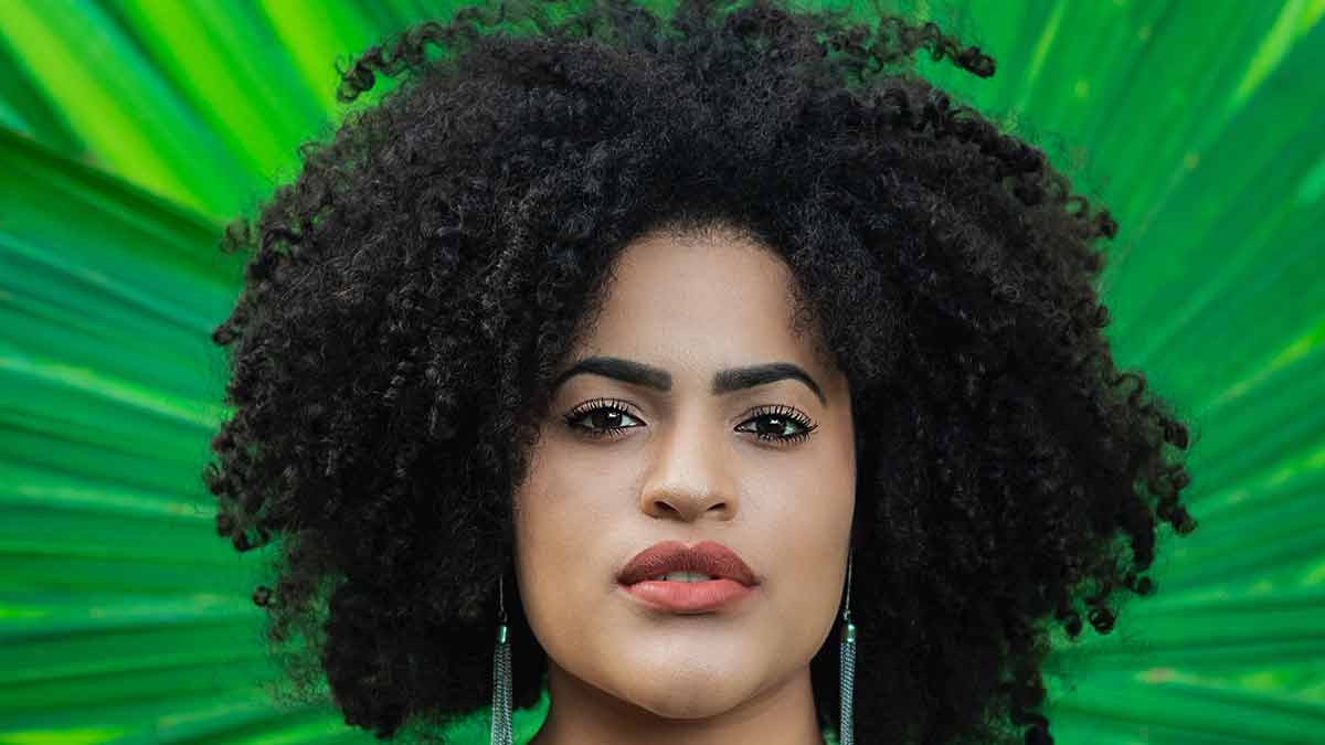 Cabelo Crespo: cuidados, tipos e características